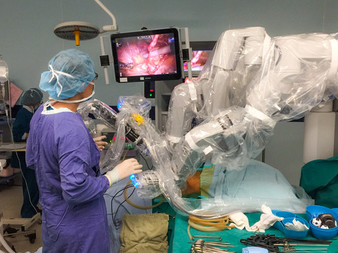 Hướng dẫn thực hiện quy trình phẫu thuật nội soi Robot điều trị co thắt ...